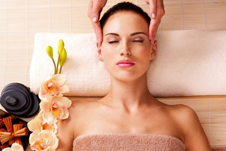 Back & Head Massage - THE SPA EXPERIENCE